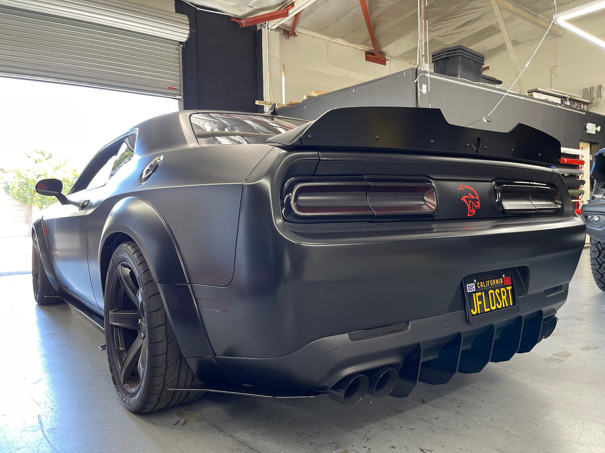 Challenger: Sharp Design Wickerbill – KNG Motorsports